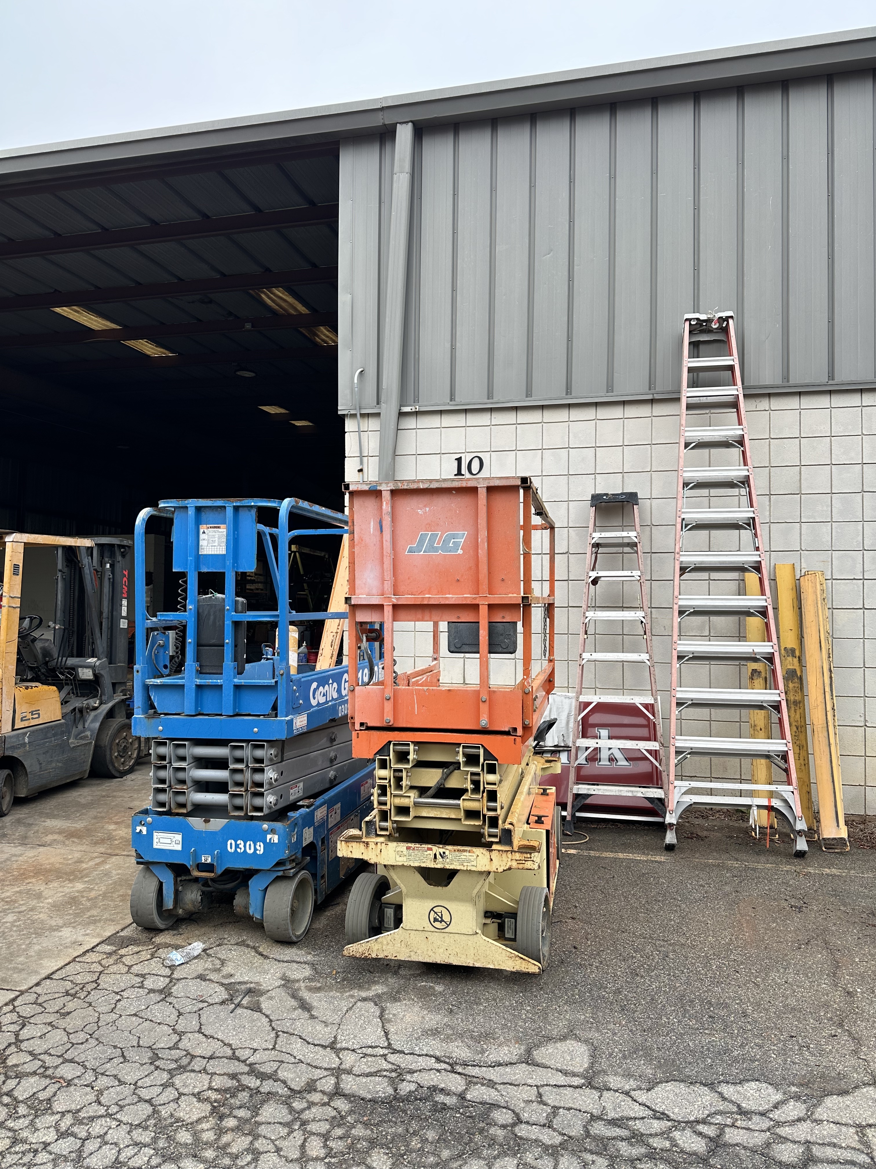 Aerial Lift and Ladder Rentals | Thompson Rentals & Sales
